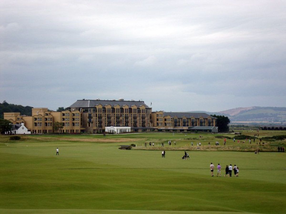 The Ultimate Golfer's Guide to St. Andrews: History, Holes, and ...